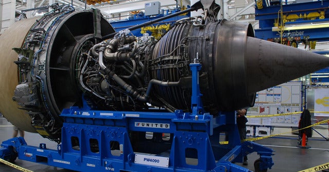 An Inside Look at a Commerical Jet Engine - CBS News
