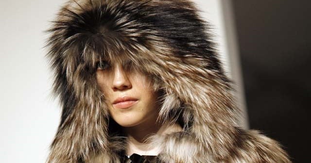 Fur Revival Shears the Runways - CBS News