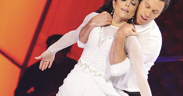 "Skating with the Stars" Crowns a Winner - CBS News