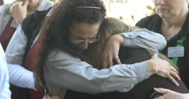 Tucson Shooting Victim Susan Hileman Goes Home - CBS News