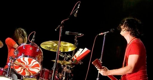 The White Stripes Announce They're Breaking Up - CBS News