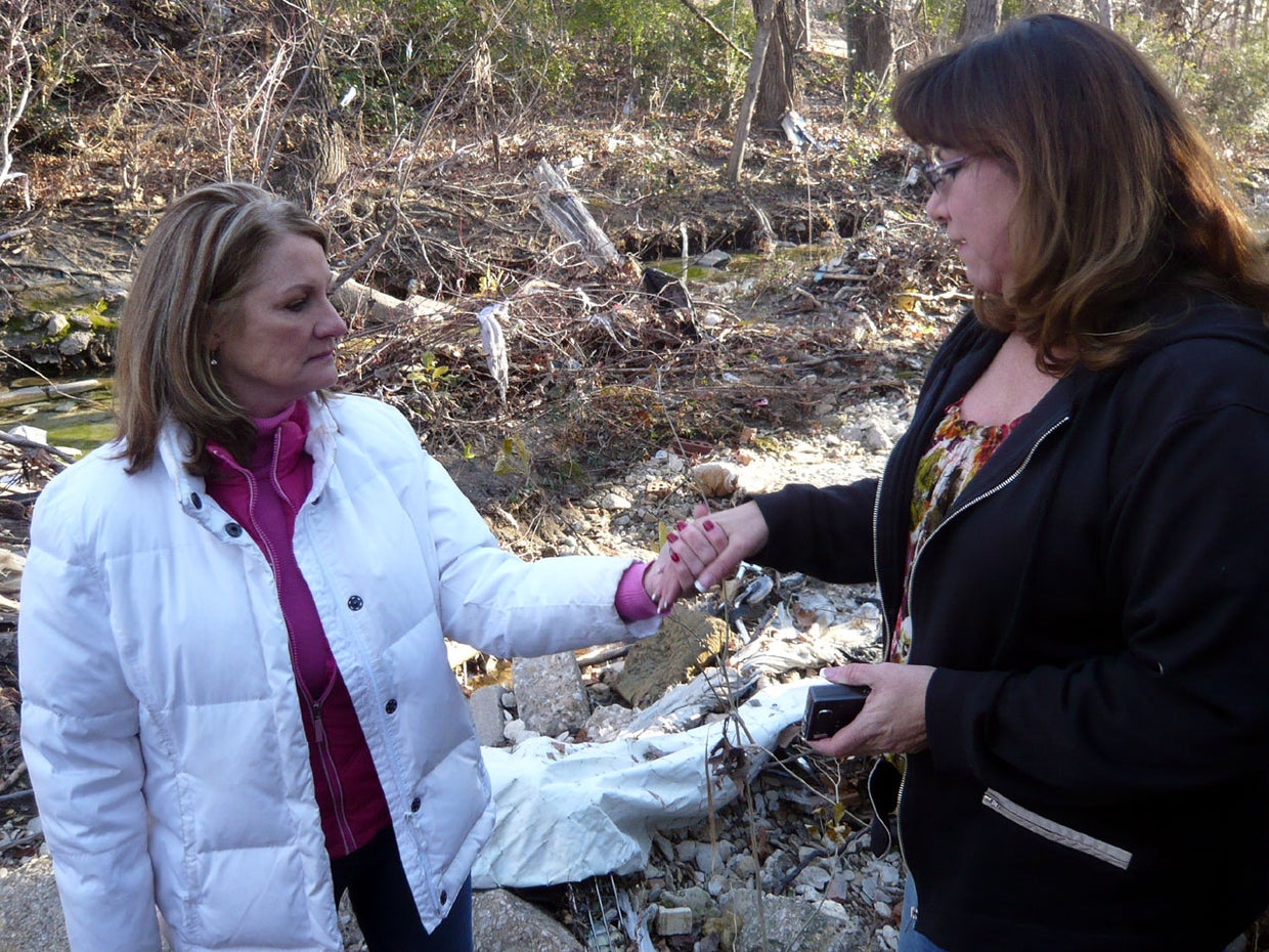 Lisa Stone Missing: High School Friends Take to Facebook to Try to Find ...