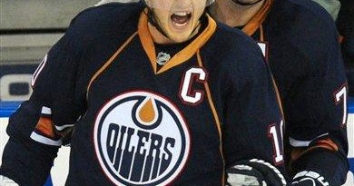 Horcoff Leads Oilers Past Struggling Stars 4-1 - CBS News