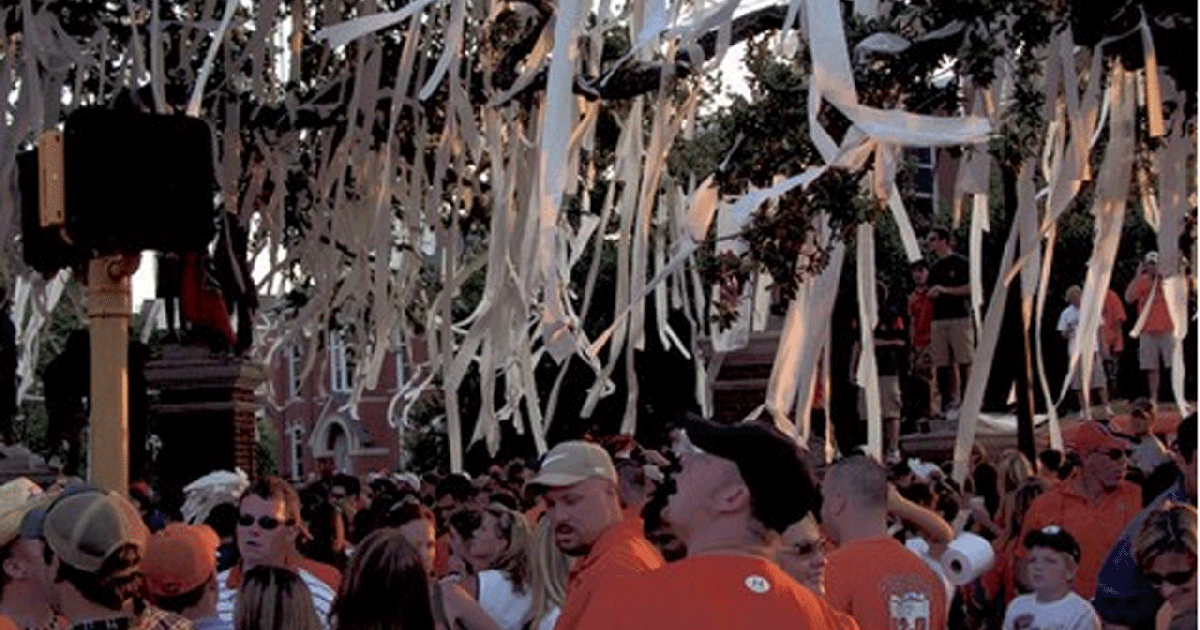 Toomer's Corner Tree Poisoning Arrest Made - CBS News