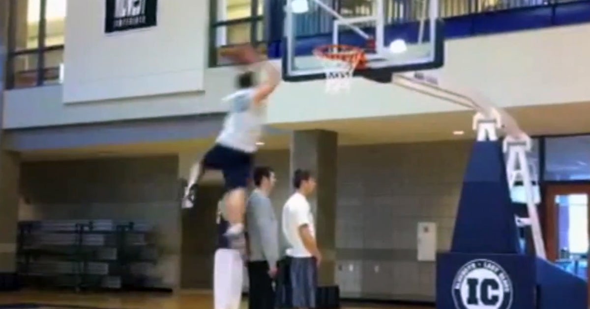 Jacob Tucker dunk video: Short guard can soar - CBS News