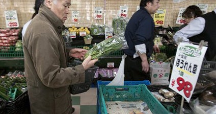 WHO: Real risk if radiation contaminates food - CBS News