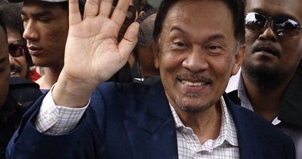 Malaysia court allows DNA evidence against Anwar - CBS News