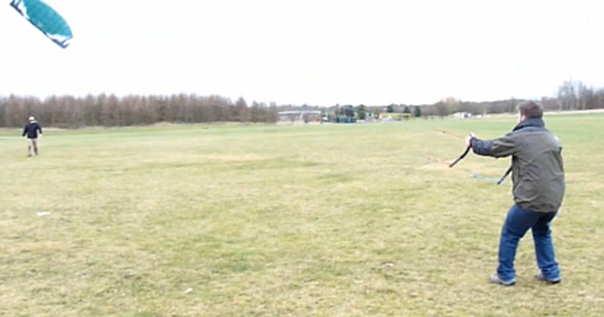 Windy day in park leads to a major kite FAIL - CBS News