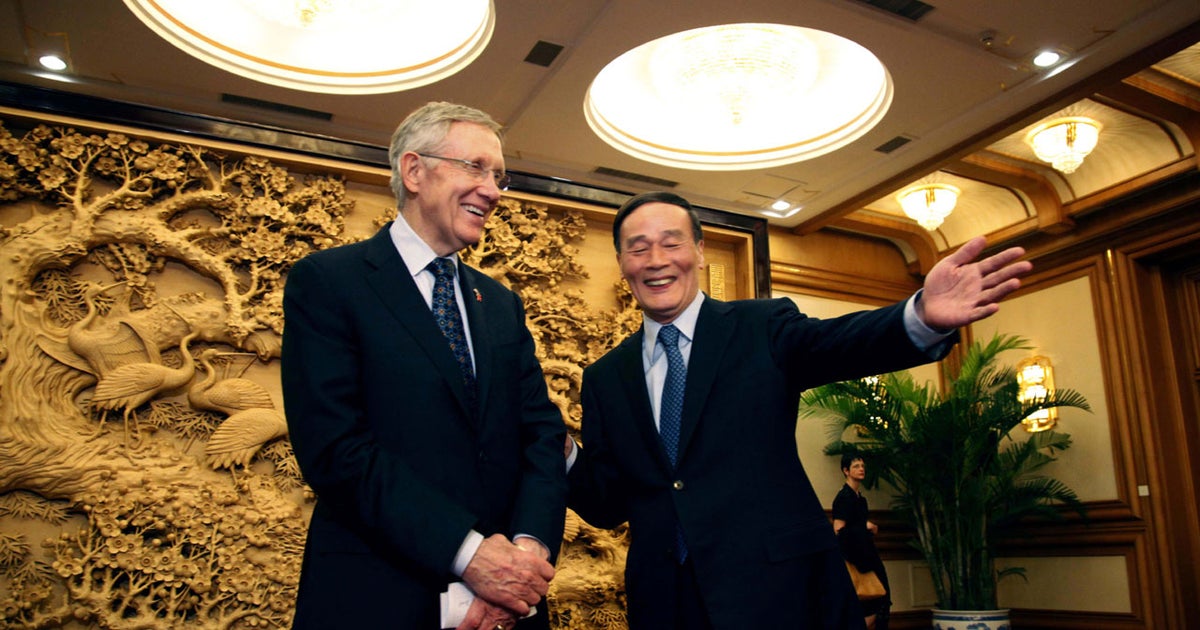 10 U.S. senators visit China amid crackdown - CBS News