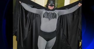 "Batman" arrested, scales new heights in upper Michigan - CBS News