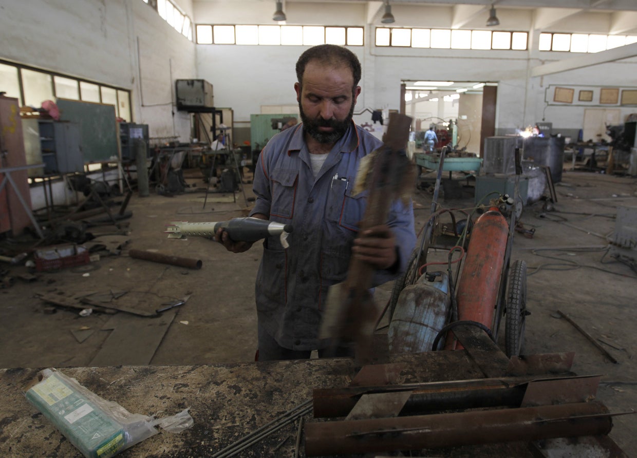 Building arms for Libyan rebels