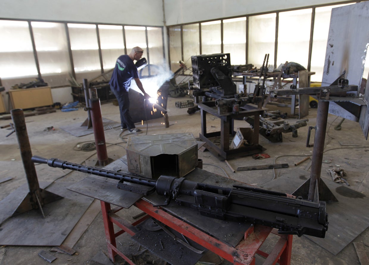 Building arms for Libyan rebels