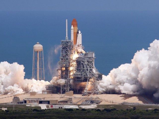 space shuttle atlantis launch 2007