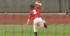 Player catches ball off head, turns triple play - CBS News