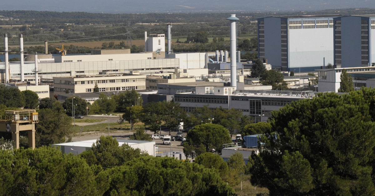 Explosion rocks French nuclear site - CBS News