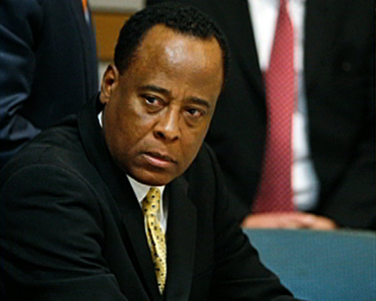 Investigator testifying about Conrad Murray's cell phone - CBS News