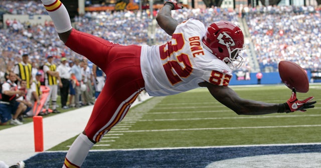 Vote: Who made best circus catch in NFL Week 5? - CBS News