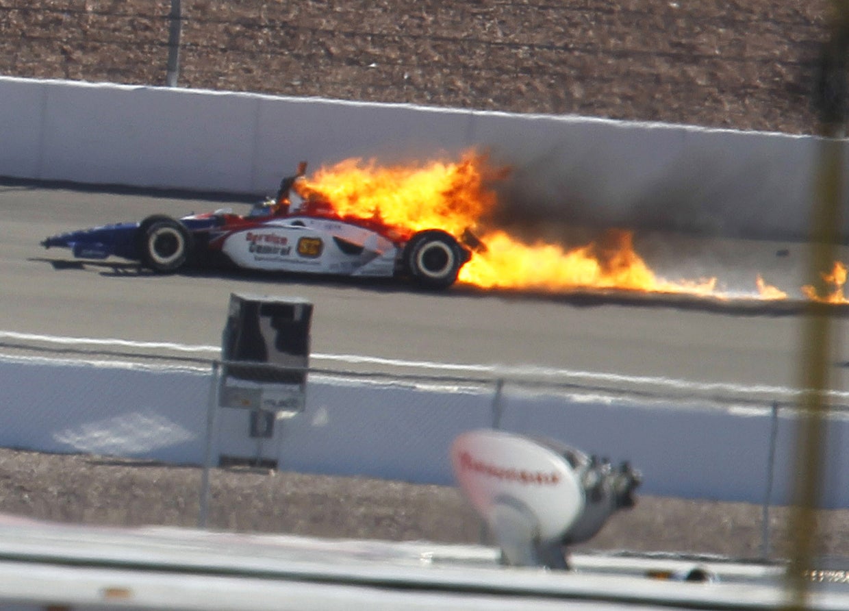 Dan Wheldon dies in 15-car IndyCar crash - CBS News