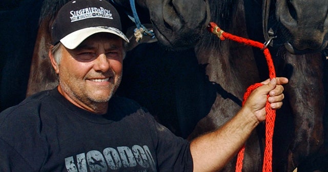 Exotic animal farm owner had history of trouble - CBS News