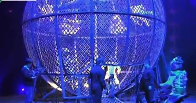 Watch: World record in the Sphere of Death - CBS News