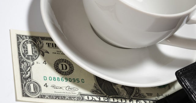 $12,000 Tip? Waitress turns it in, cops claim it's drug money - CBS News
