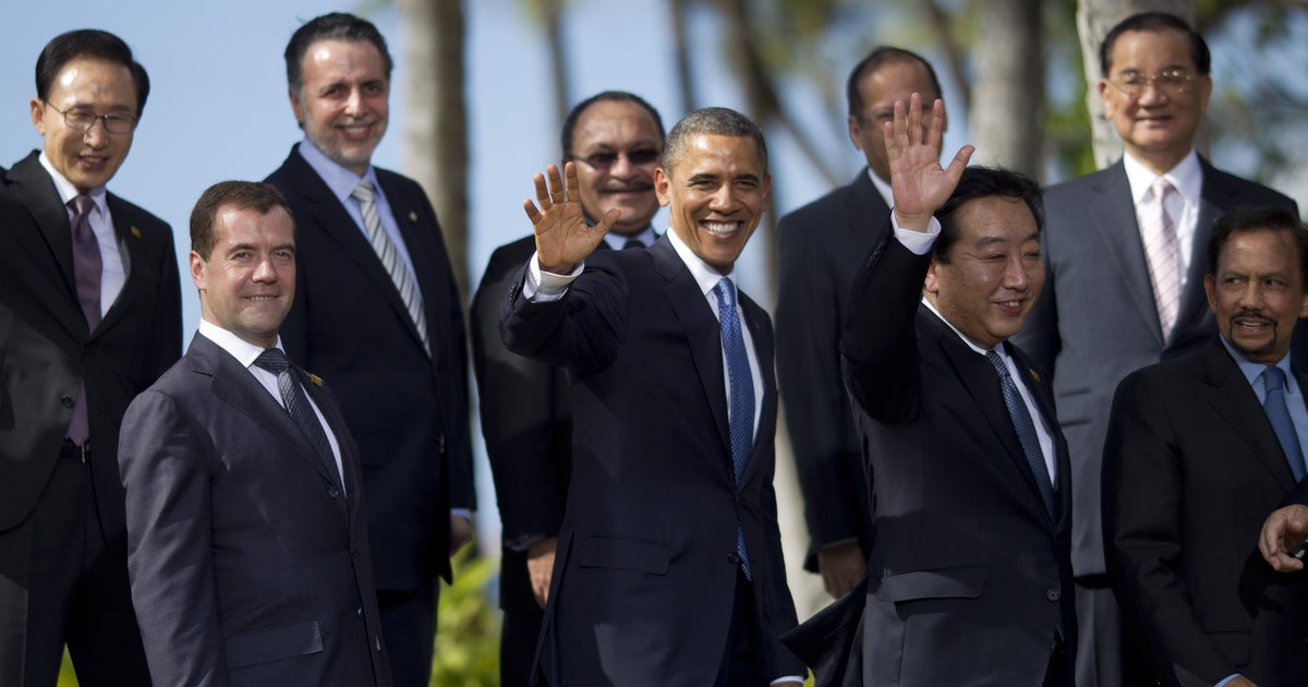 Obama opts out of APEC tradition - CBS News