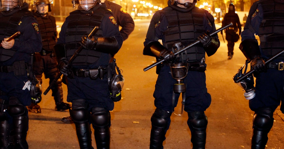 Oakland cops eye Occupy camp after Ore. arrests - CBS News