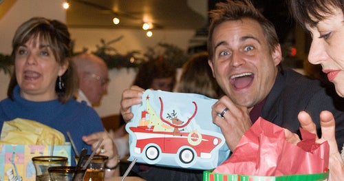 Holiday regifting: 5 do's and don'ts - CBS News