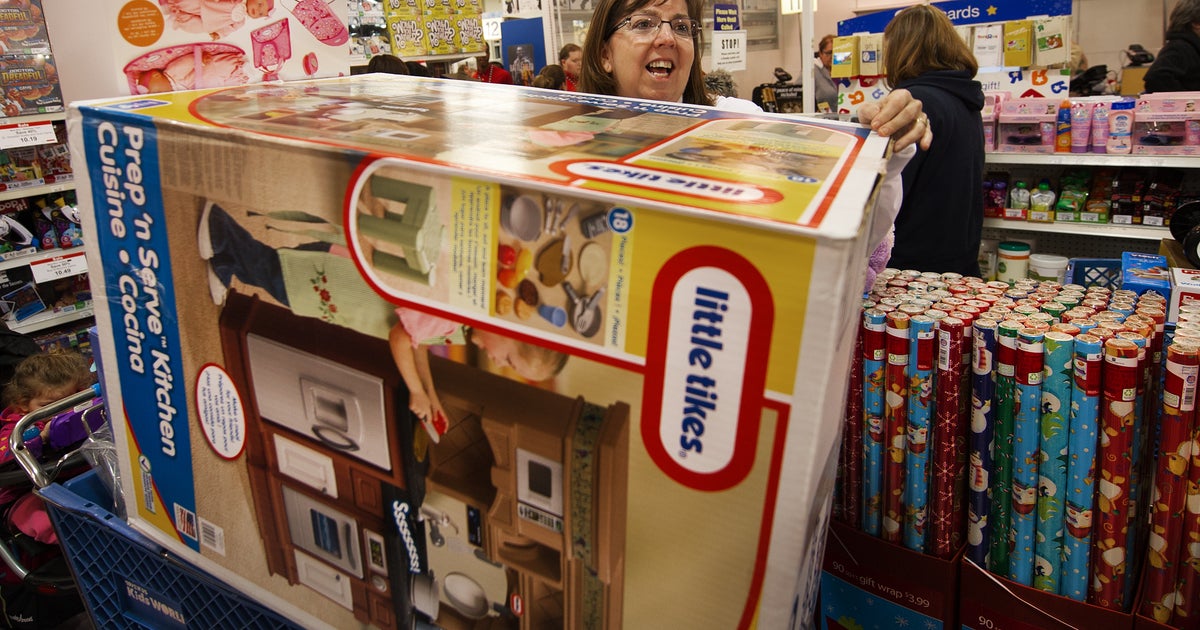 Toys R Us waives fee for layaway program - CBS News