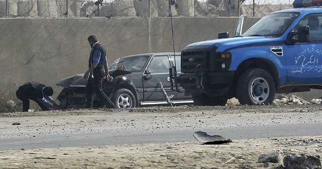 Suicide bomber kills 19 at Iraq prison - CBS News