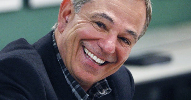 Bobby Valentine and Red Sox OK deal, source says - CBS News