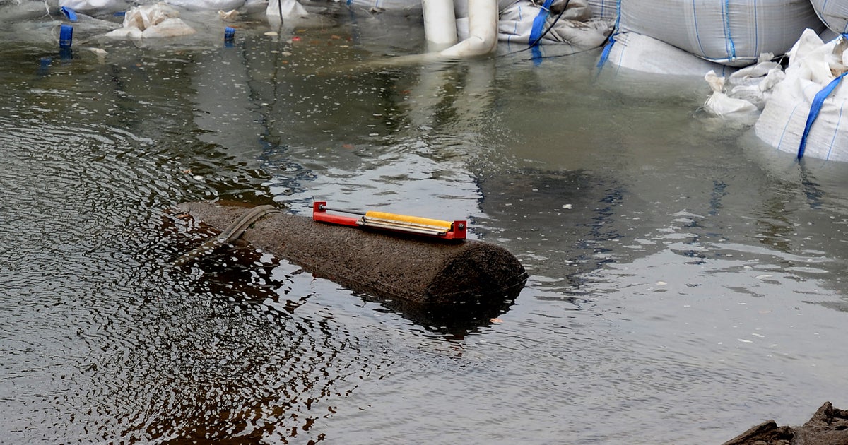 German city evacuated over WWII-era bomb - CBS News