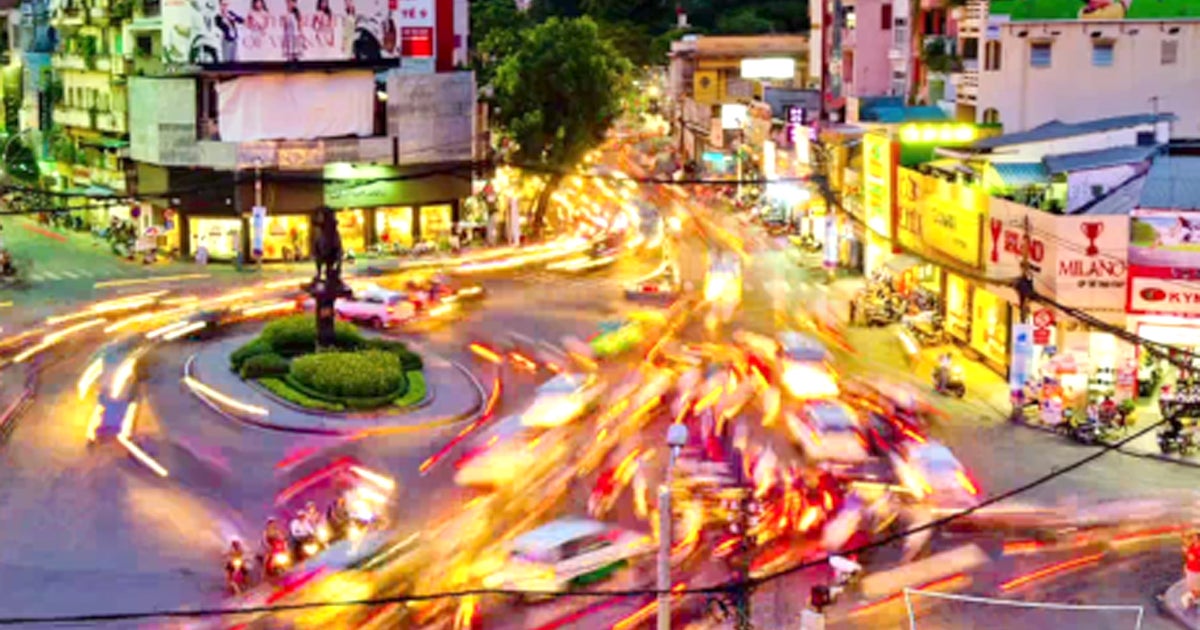 Probably the coolest video showing traffic you will ever see - CBS News