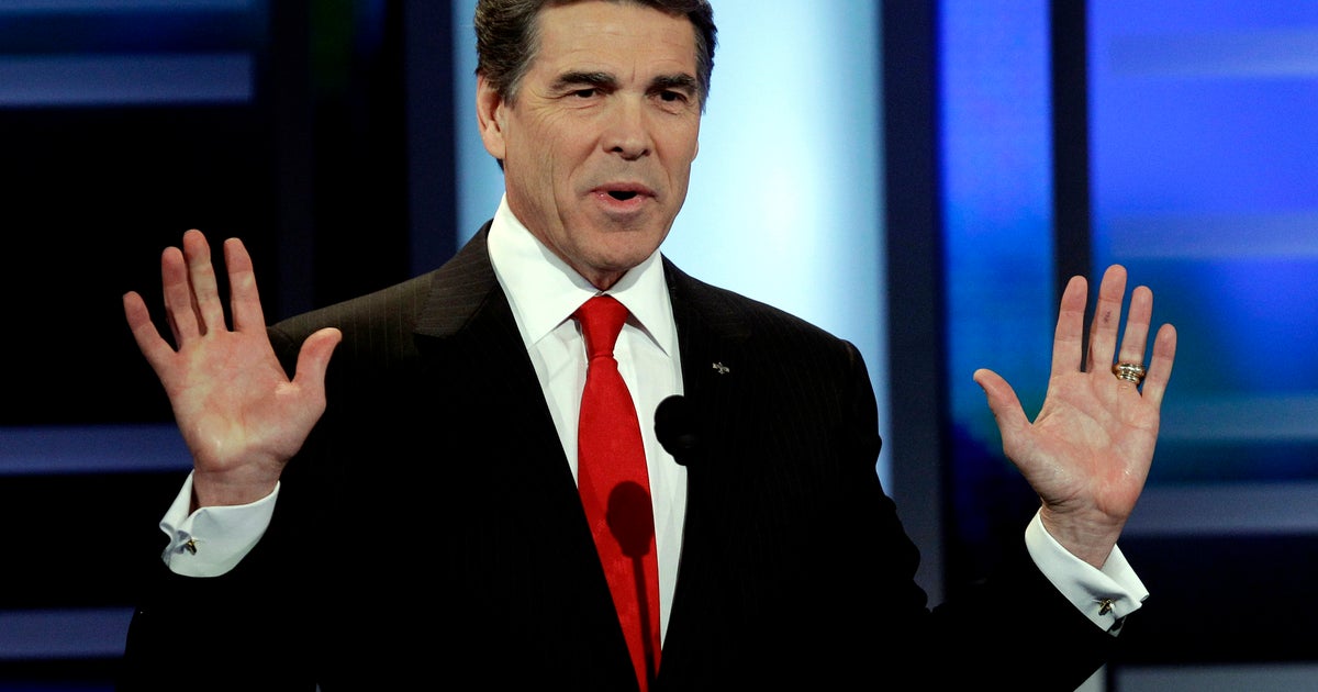 Rick Perry hopes to be the Tim Tebow of Iowa caucuses - CBS News