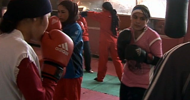Afghan female boxers begin fight for Olympics - CBS News
