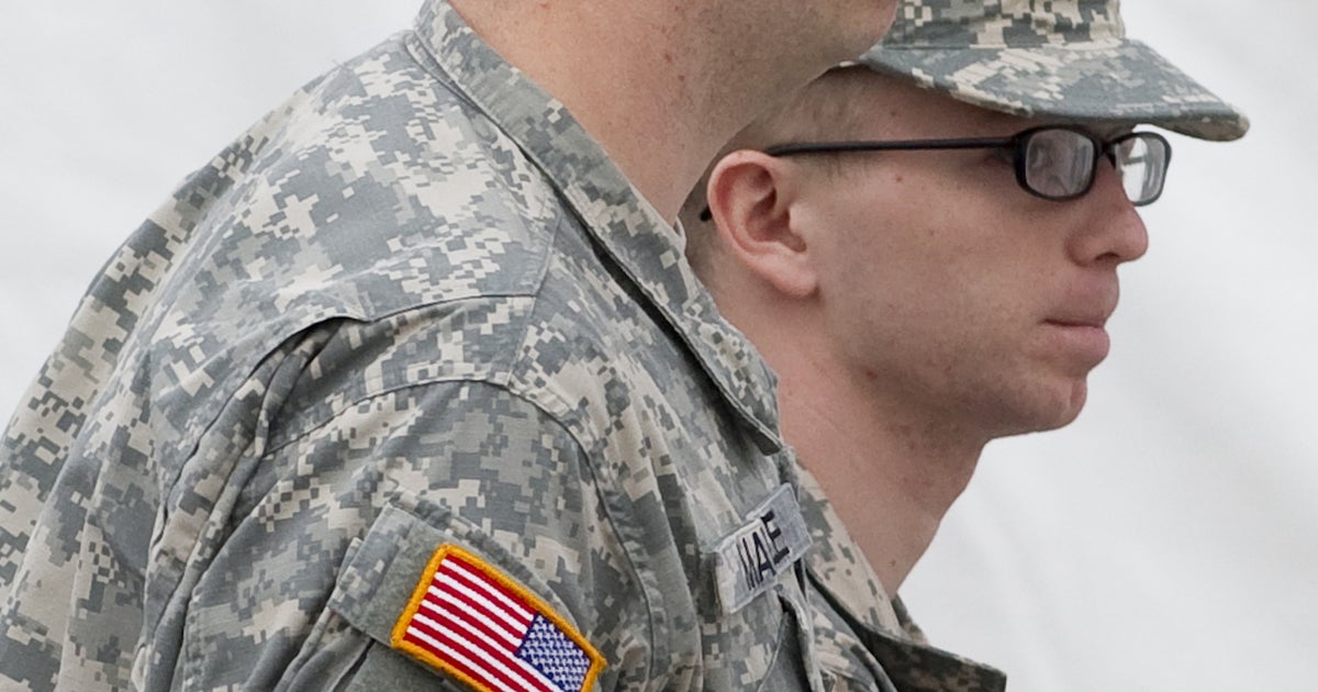 Testimony on Manning's access to secrets - CBS News