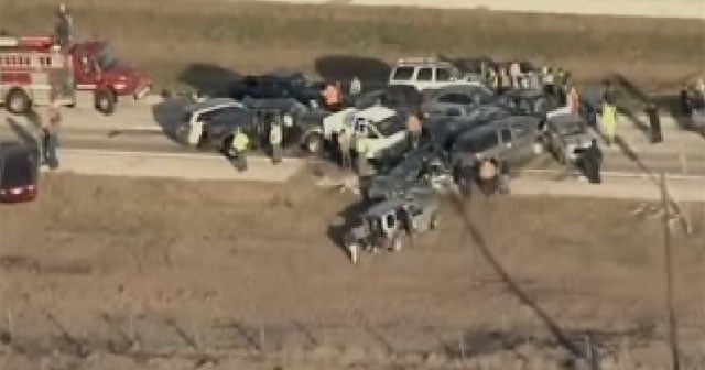 Fog causes at least 50-car pileup in Texas - CBS News