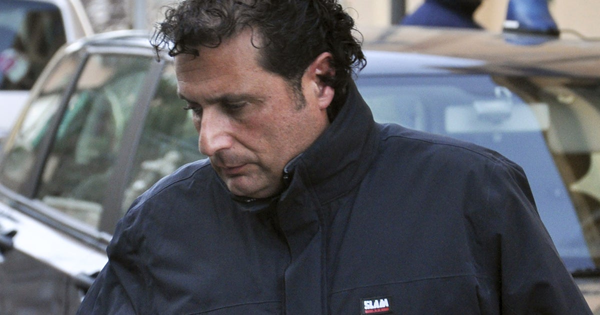 Report: Captain claims he "tripped" into lifeboat - CBS News