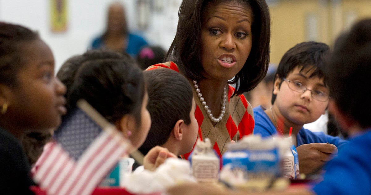 Healthier school lunches draw controversy - CBS News