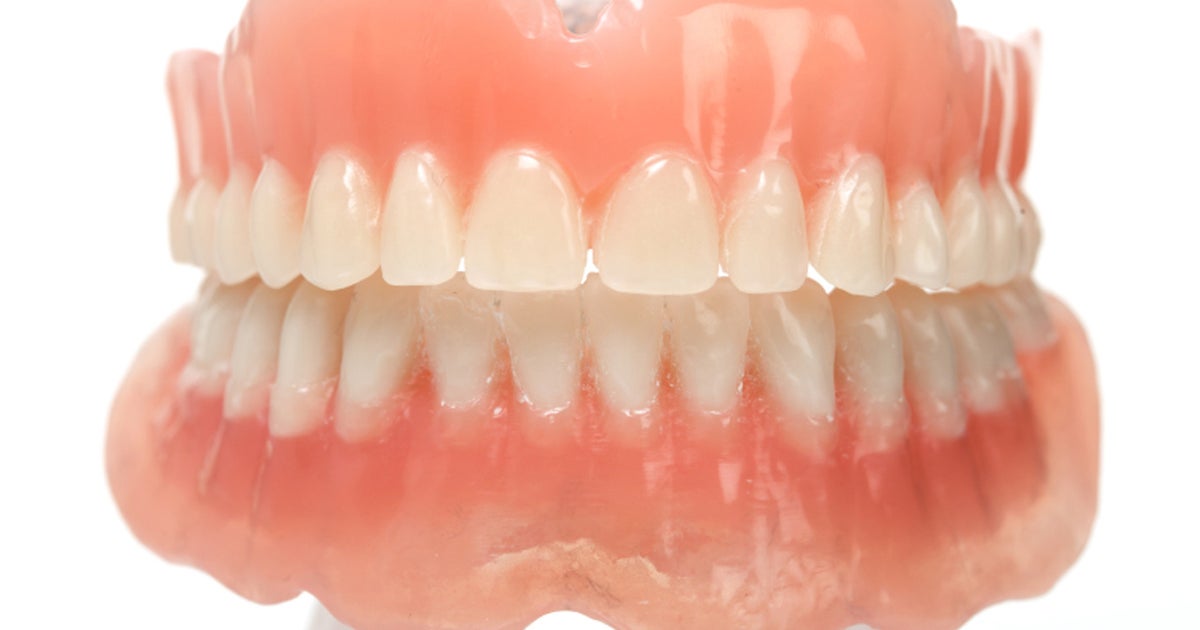 Toothless Pa. woman robbed bank to buy dentures - CBS News