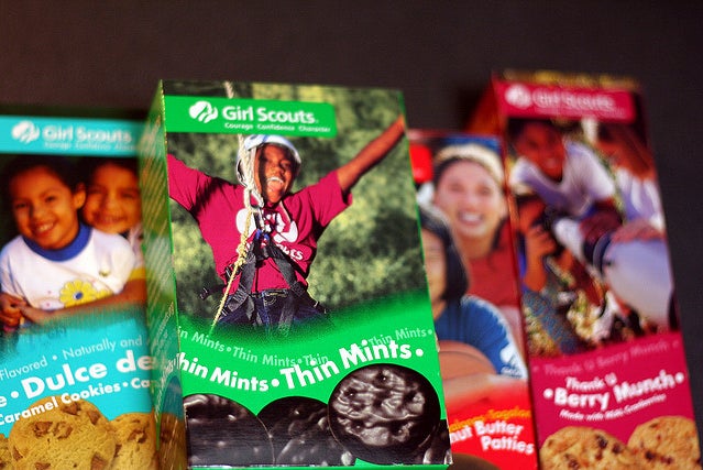 Texas Girl Scouts fight fight back during cookie money robbery - CBS News