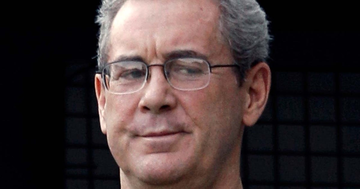 Did the SEC whiff on R. Allen Stanford? - CBS News