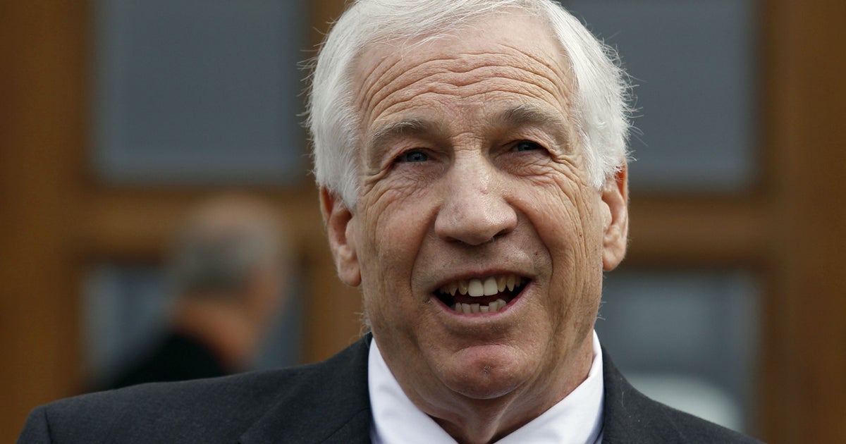 Judge opts not to rule on Sandusky case info - CBS News