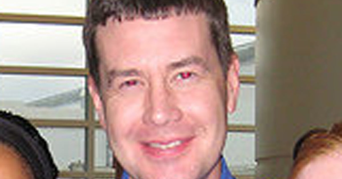 JetBlue co-pilot Jason Dowd: Reluctant hero - CBS News