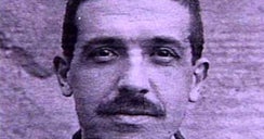 Associates of 'mini-Madoff' arrested - CBS News