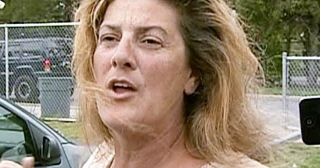 Catherine Scalia, NY's 'Hot Dog Hooker,' is ready to sell wieners again ...