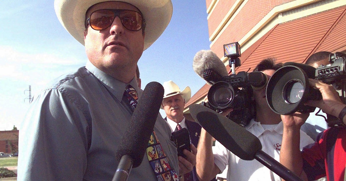 White supremacist Dennis Mahon gets 40 years for Az. bombing - CBS News