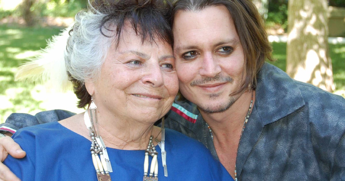 Johnny Depp made honorary member of Comanche tribe - CBS News