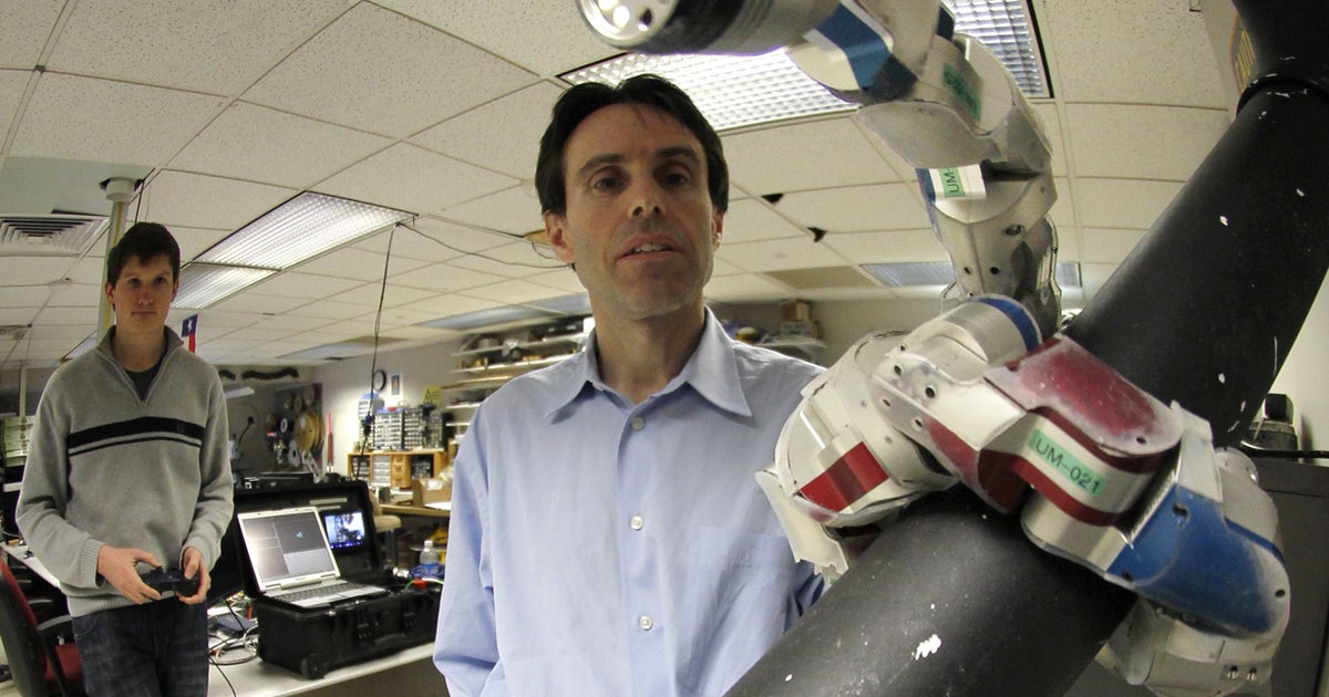 Tiny snake robots helping doctors complete surgical procedures - CBS News