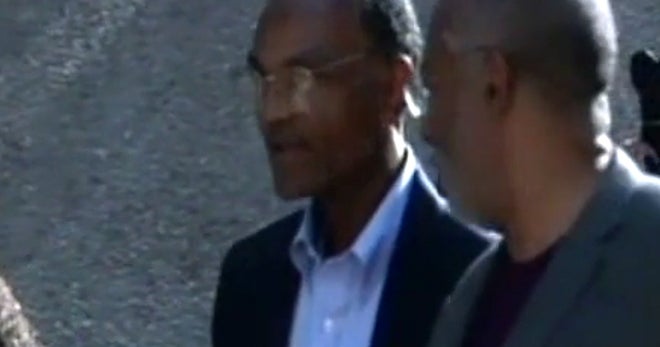 New evidence frees murder convict after 17 years - CBS News